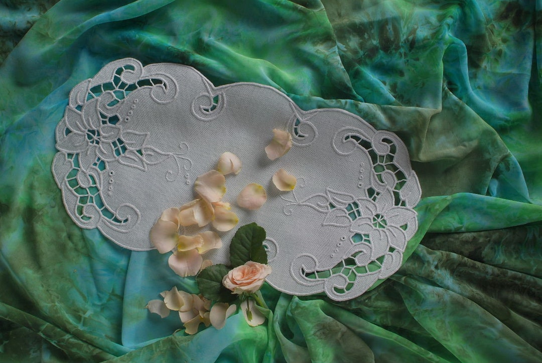 CUTWORK EMBROIDERY KIT | Richelieu Embroidery | Cutwork Richelieu ...