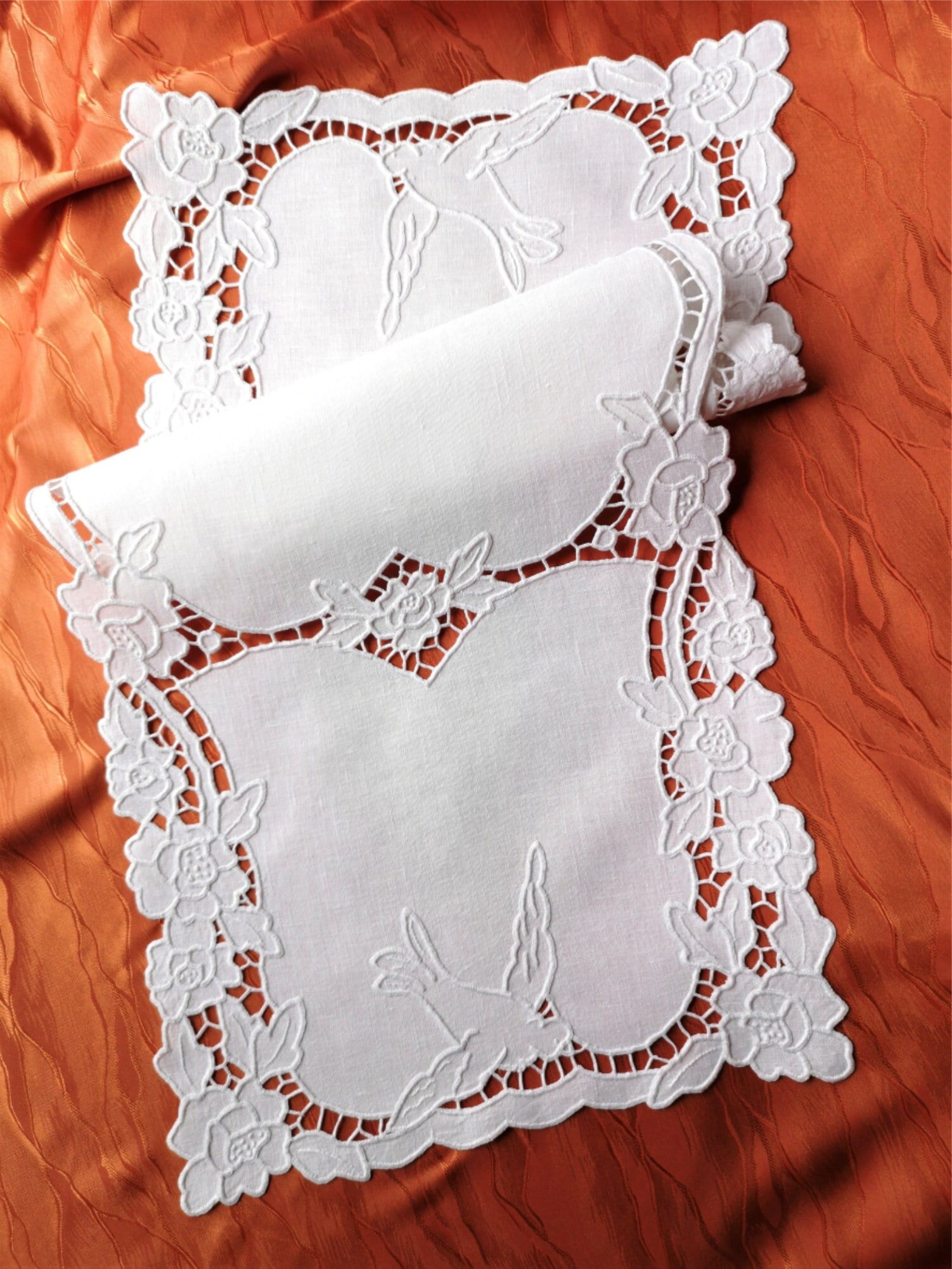 CUTWORK EMBROIDERY KIT | Richelieu Embroidery | Stamped Linen to ...