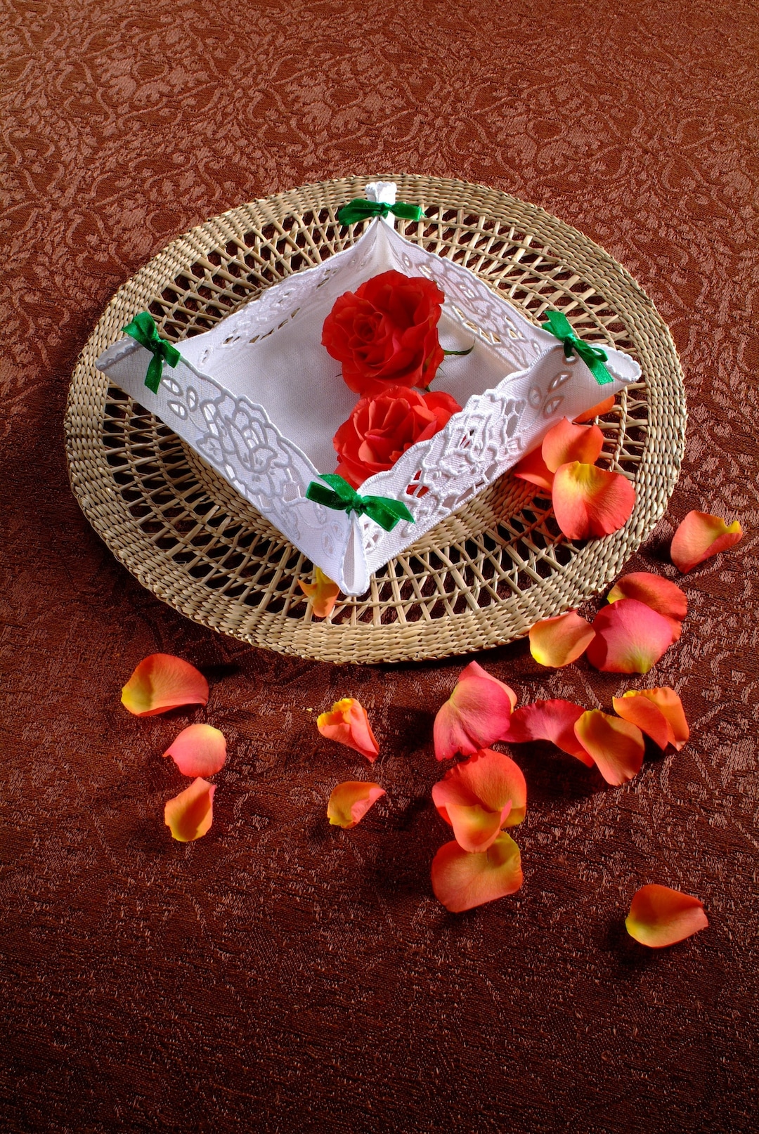 CUTWORK EMBROIDERY KIT Richelieu Embroidery Stamped Linen to Embroider ...