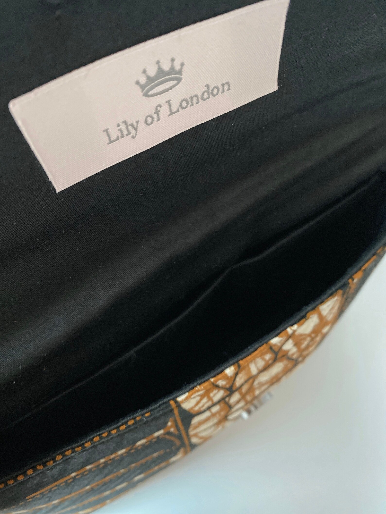 Stand Out With the Eye Catching Retro Style Clutch With - Etsy