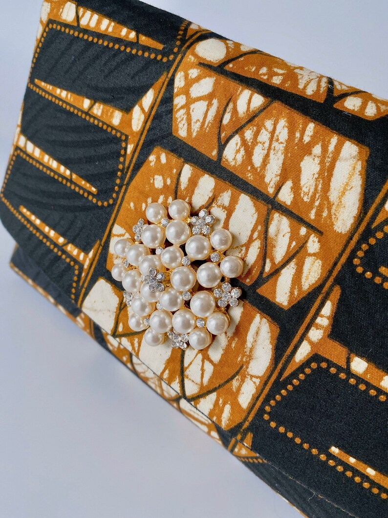 Stand Out With the Eye Catching Retro Style Clutch With - Etsy