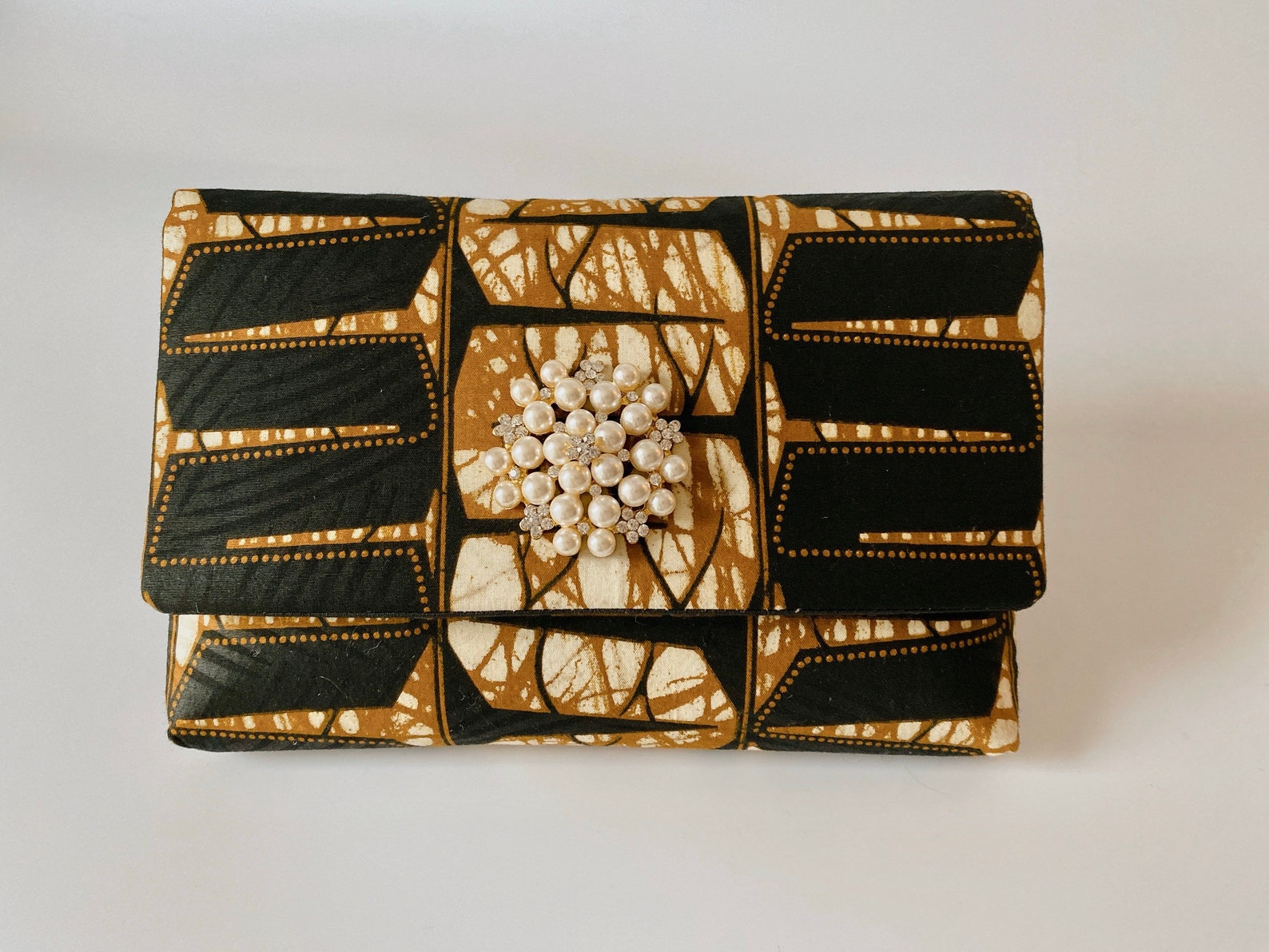 Stand Out With the Eye Catching Retro Style Clutch With - Etsy