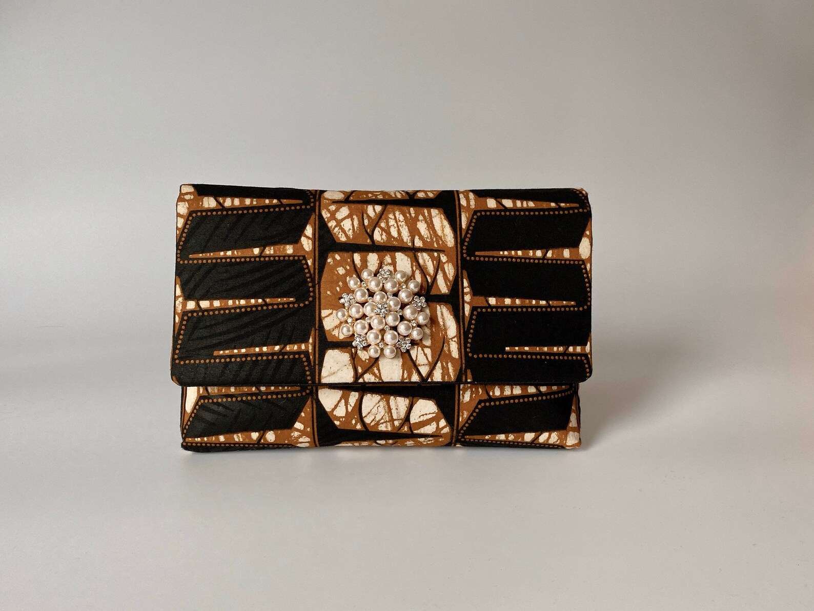 Stand Out With the Eye Catching Retro Style Clutch With - Etsy