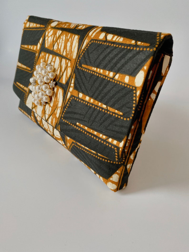 Stand Out With the Eye Catching Retro Style Clutch With - Etsy