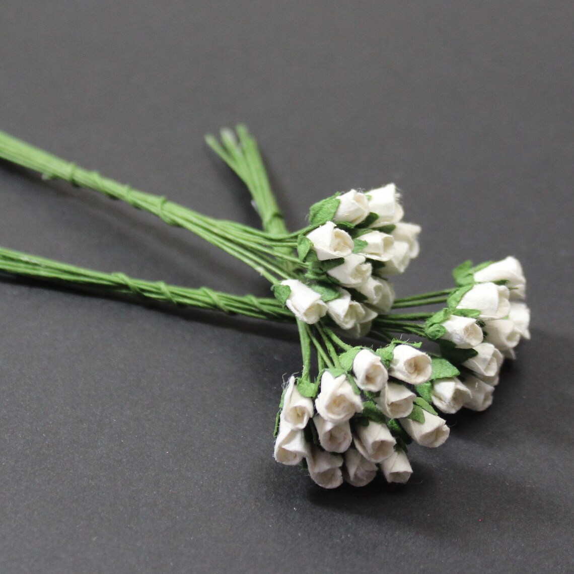 Miniature Rose Buds for Dollhouses and Dollhouse Gardens - Etsy