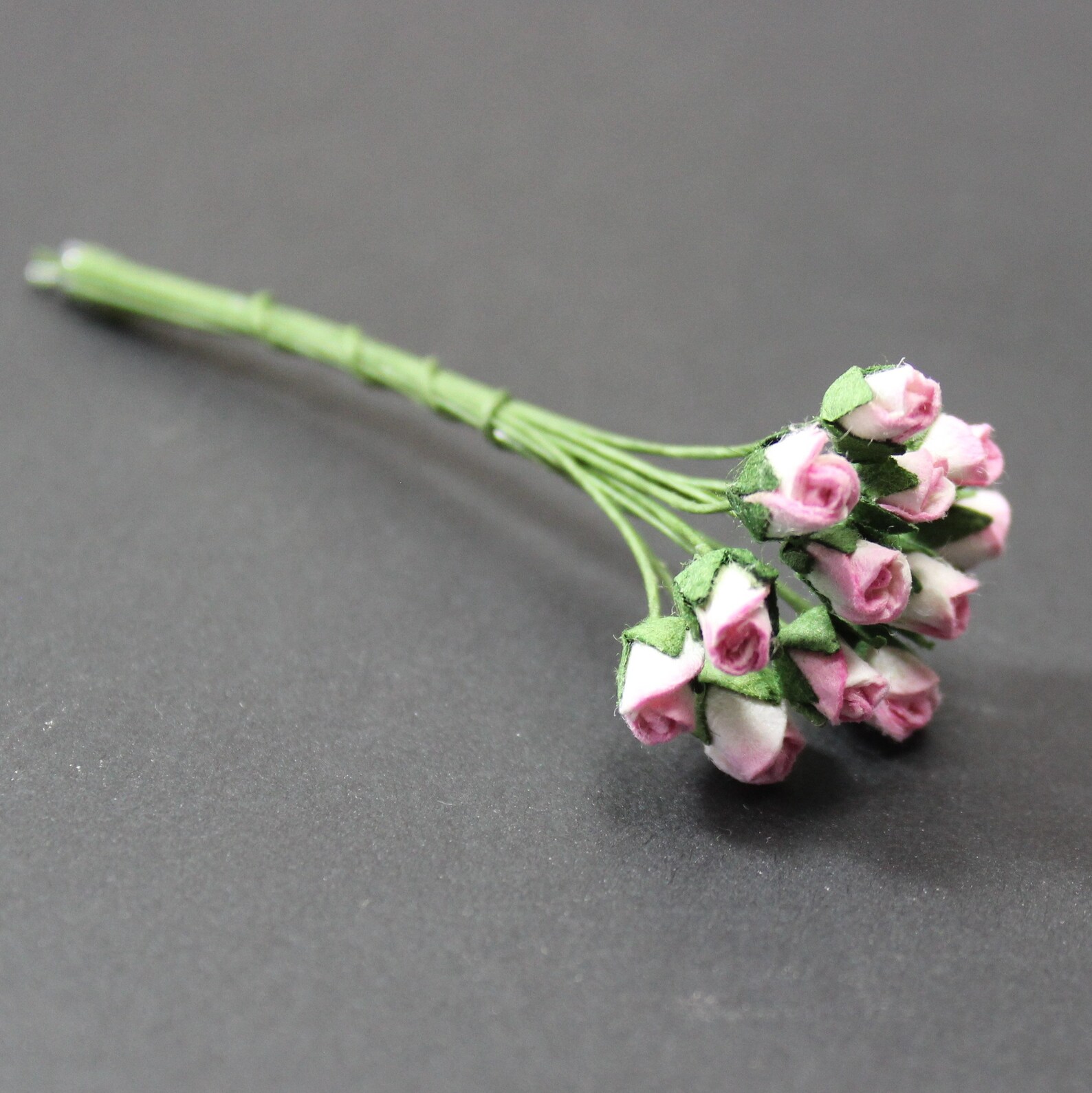 Miniature Rose Buds for Dollhouses and Dollhouse Gardens - Etsy