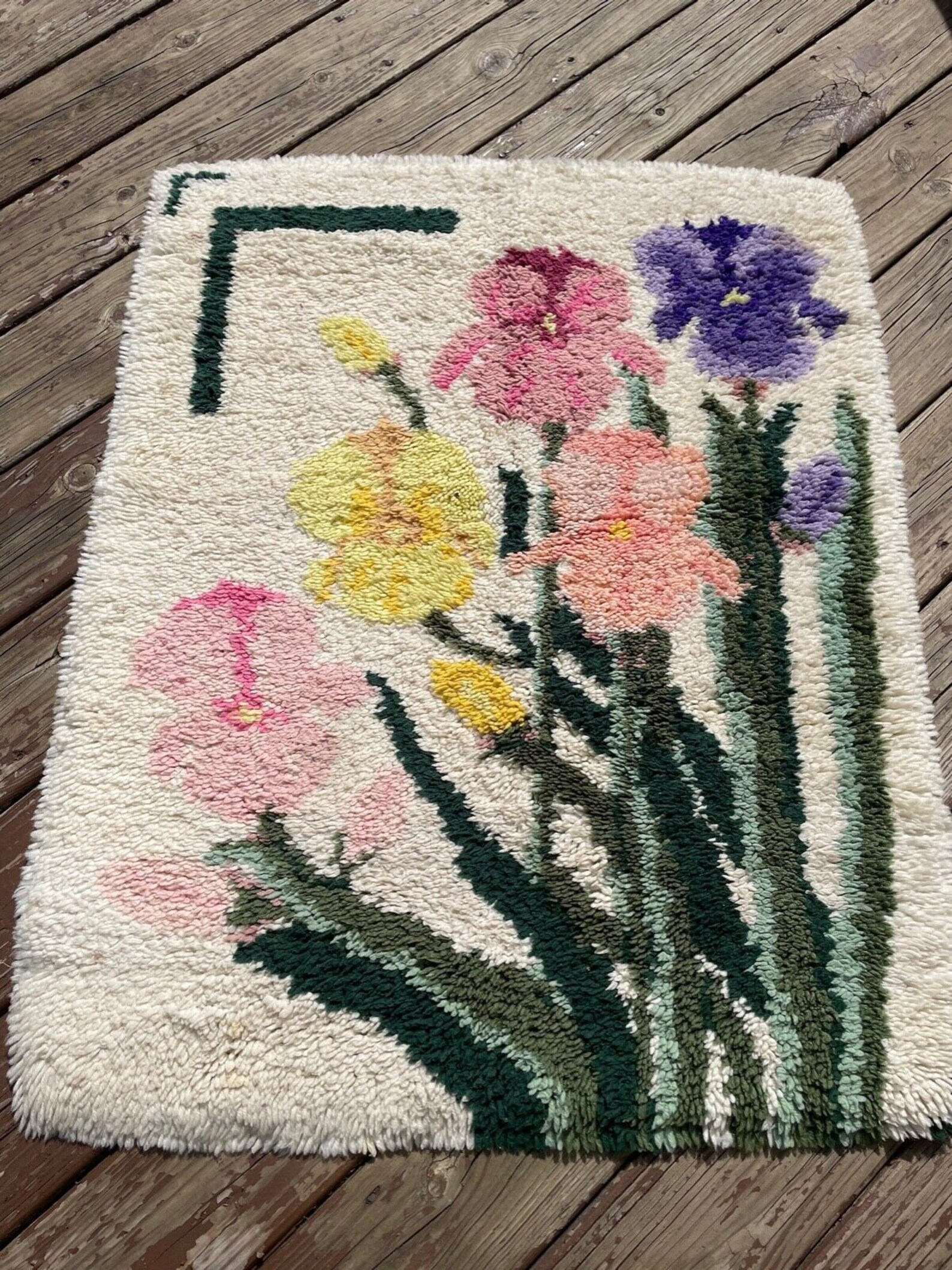 Vintage Wild Flowers Floral Finished Latch Hook Shag Rug Wall Hanging ...