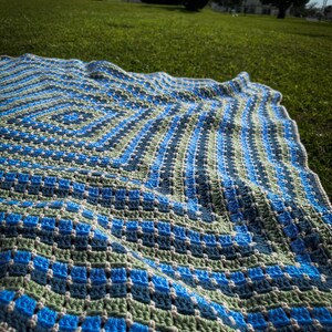 Cozy Cabin Throw Blanket Crochet PATTERN | Mindless & Easy Square ...
