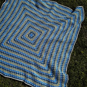 Cozy Cabin Throw Blanket Crochet PATTERN | Mindless & Easy Square ...