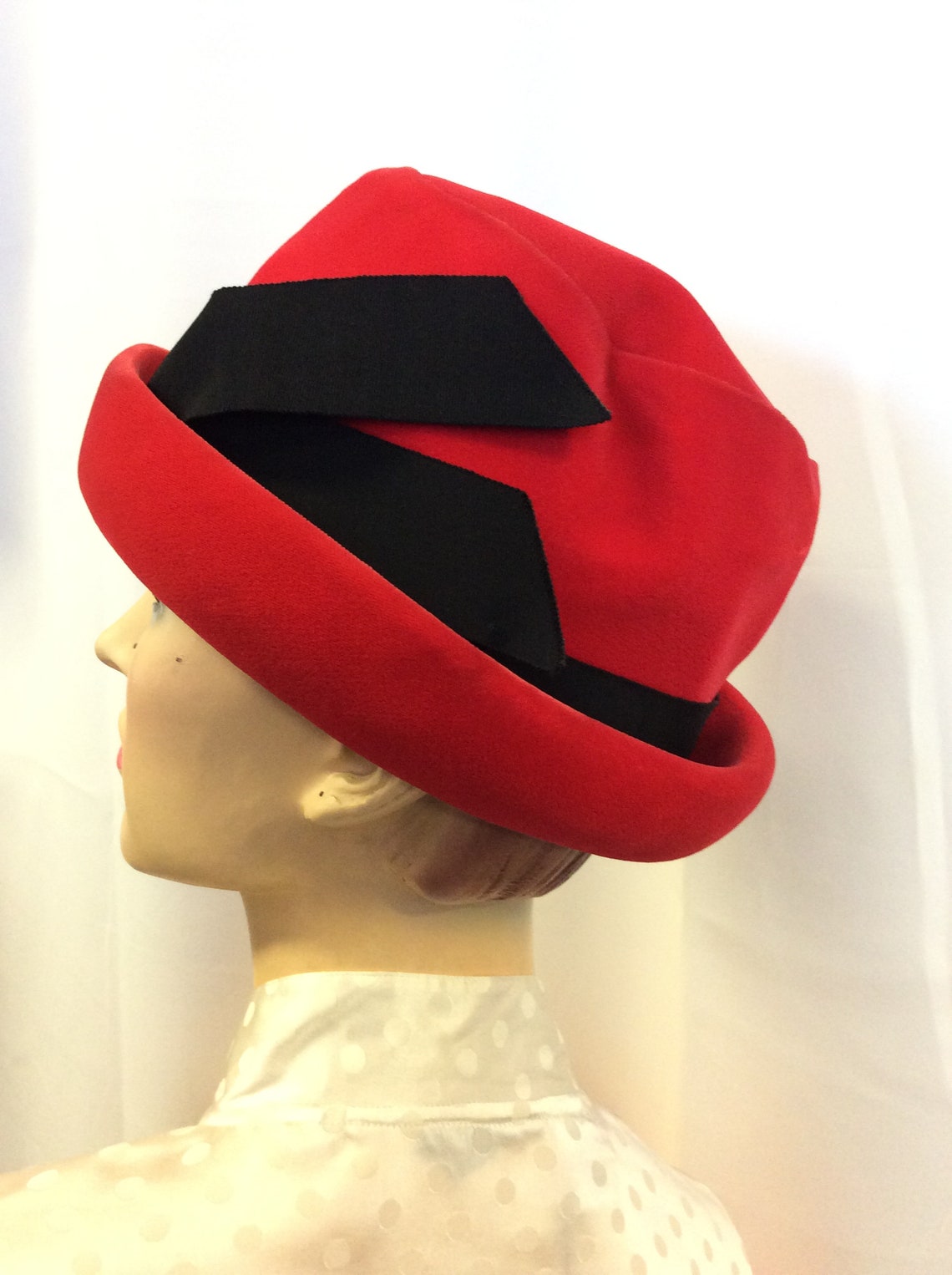 1950 Red Velvet Hat / Vintage Woman Hat With Black Ribbon / Raspberry ...