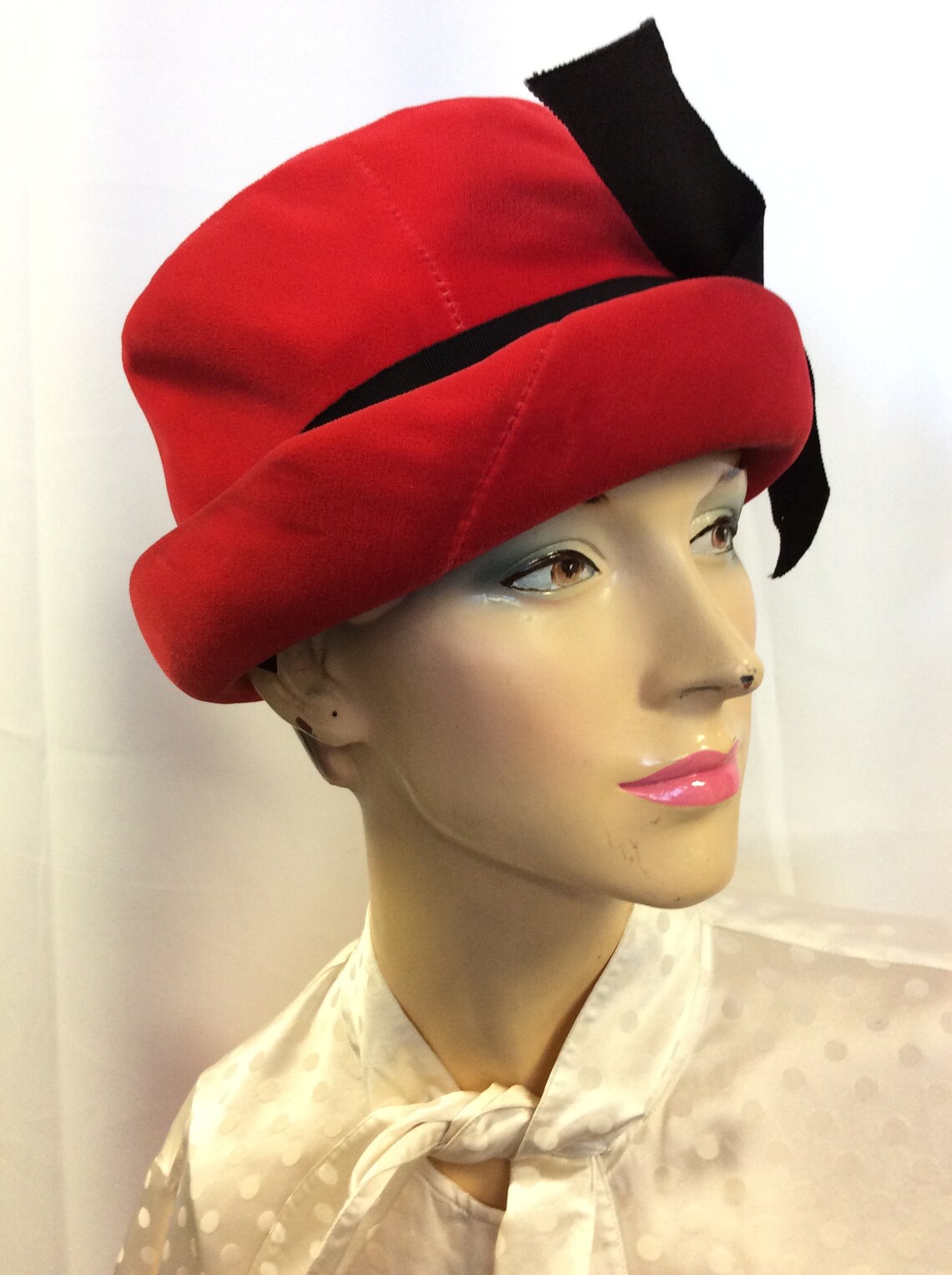 1950 Red Velvet Hat / Vintage Woman Hat With Black Ribbon / Raspberry ...