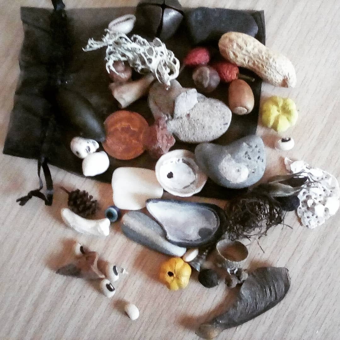 Bone Throwing Oracle Set Tarot Runes Bones Curios Ritual - Etsy UK