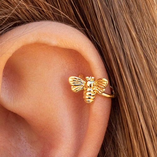 Dainty & Tiny Bee Shaped Ear Cuff Earrings - Etsy