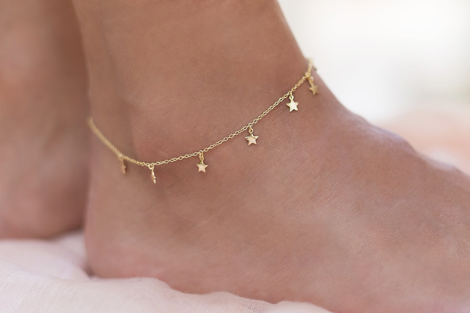 Dainty & Minimalist Dangling Stars Anklet - Etsy