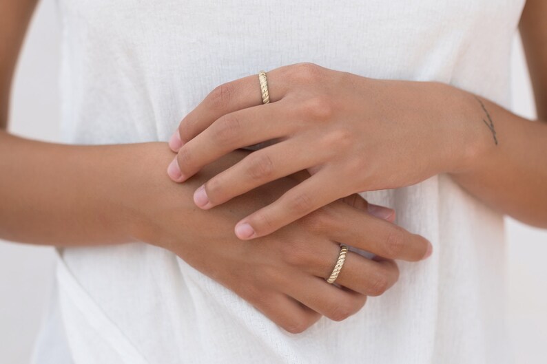 Minimalist Cabled Silver Band Ring - Etsy