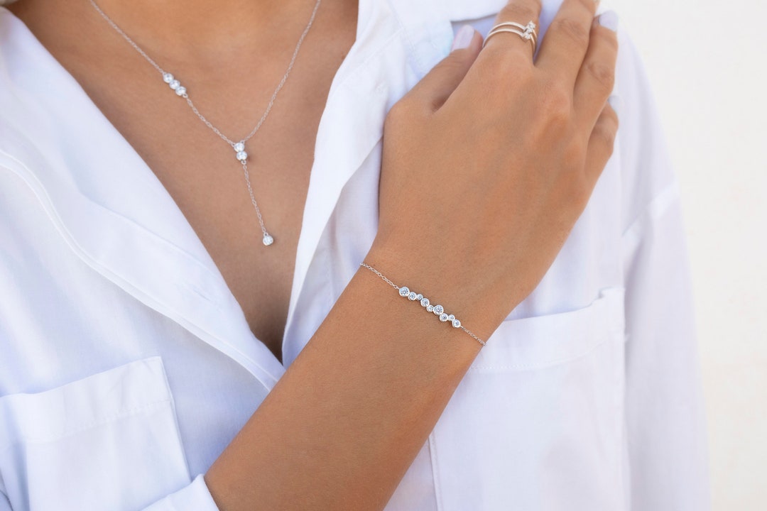 Dainty & Minimalist Bezel CZ Cluster Chain Bracelet - Etsy