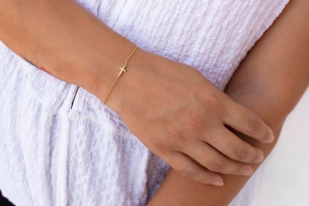 Dainty & Minimalist Pave CZ Cross Charm Chain Bracelet - Etsy