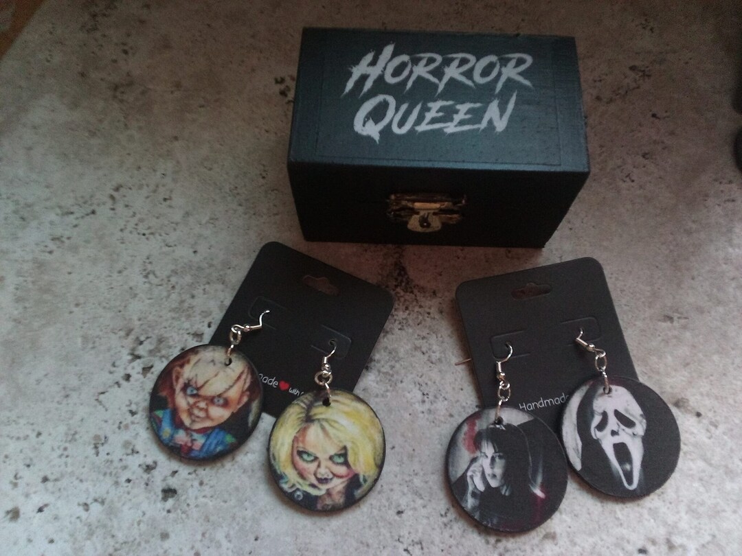 Gift Set Wooden Gift Box Horror Queen 2 Pair Chucky and Scream 1.5 ...
