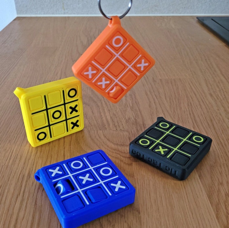 Tictactoe Keychain Game | 3d-printed Travel Game | Fun Keychain ...