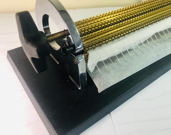 Sally Stanley Smocking Pleater Machine With Needles 24 Row Pleating ...