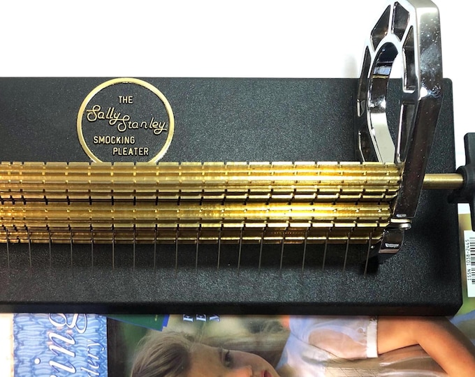 Sally Stanley Smocking Pleater Machine With Needles - 24 Row Pleating ...