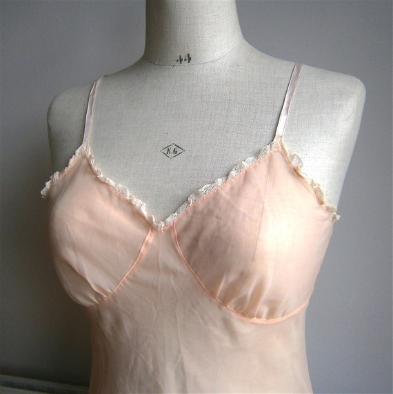 Original 1950s 50s Sheer Nylon Peach Slip Lace Trimme… Gem