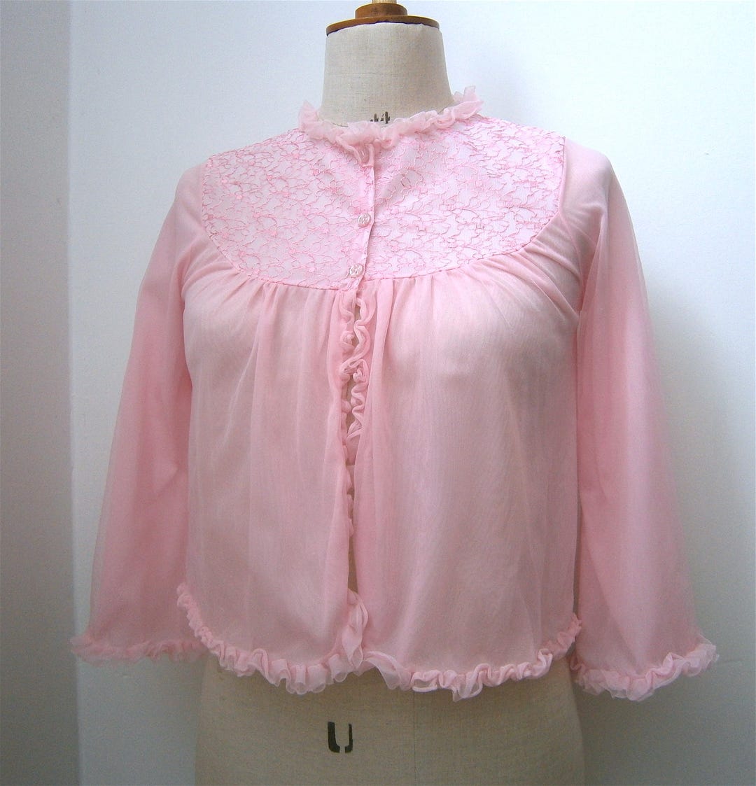 Vintage 1960s Pale Pink Nylon Bed Jacket Chiffon Ruffles Vedonis Bed ...