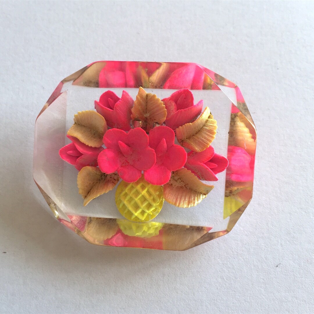 Vintage 1940s 50s Reverse Carved Lucite Brooch With Pink Flowers ...