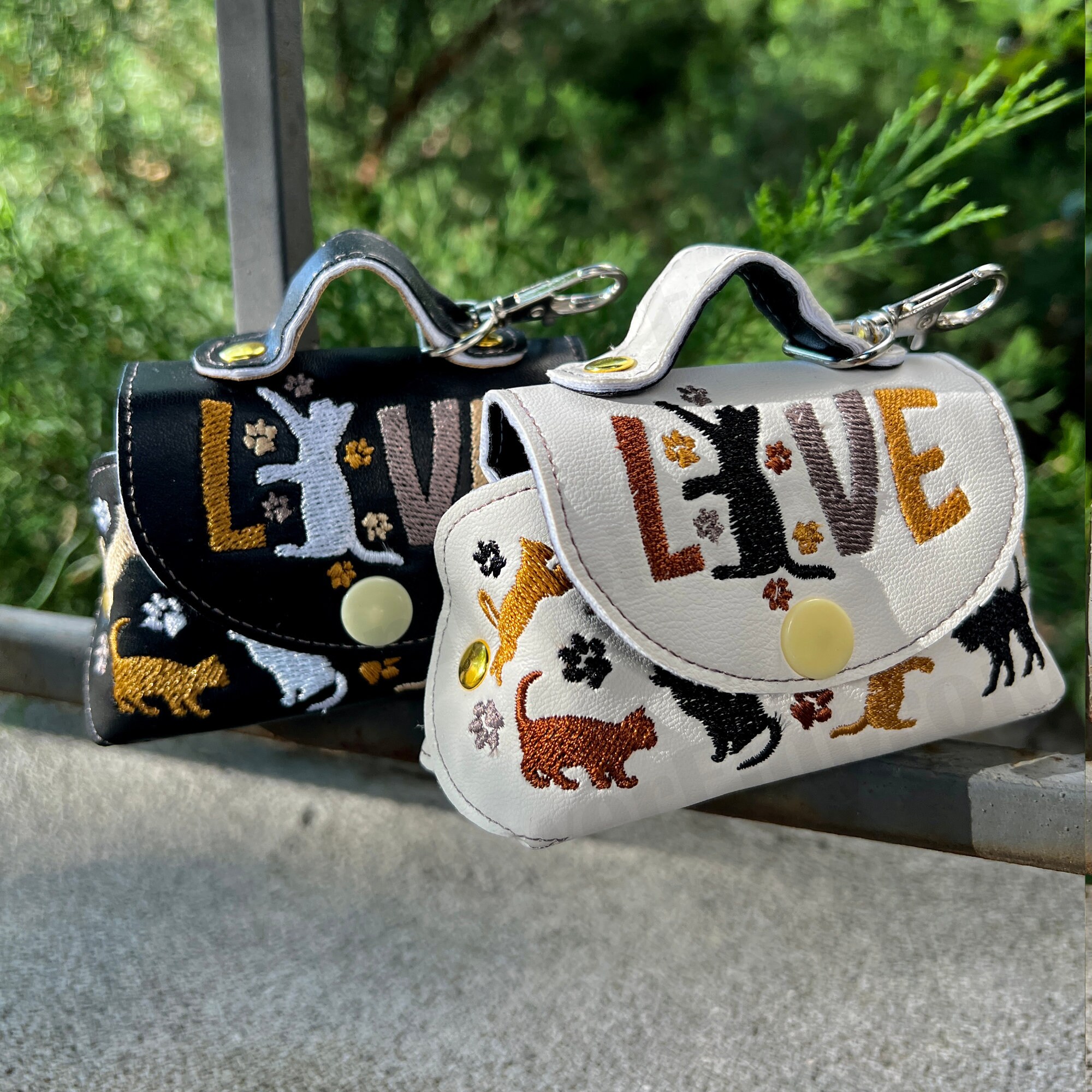 ITH Mini Cat Bag: Machine Embroidery Key Pouch (digital Download) - Etsy