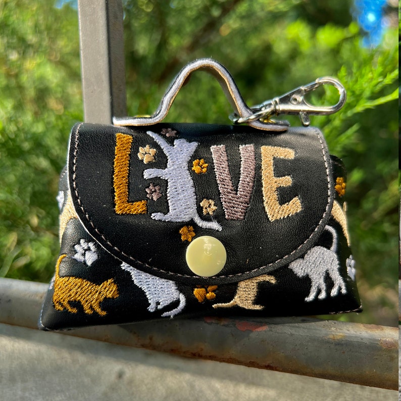 ITH Mini Cat Bag: Machine Embroidery Key Pouch (digital Download) - Etsy