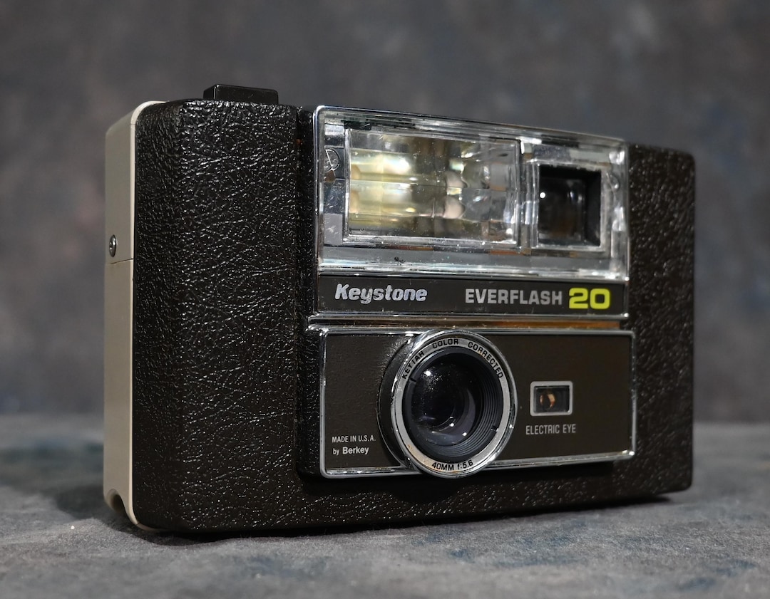 KEYSTONE EVERFLASH 20 CAMERA Takes 126 Cartridge Film 1970s With Case ...
