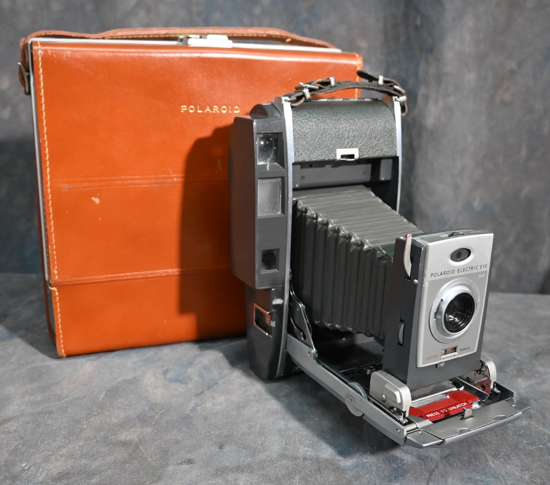 Polaroid 900 "electric Eye" Land Camera and Case - Etsy