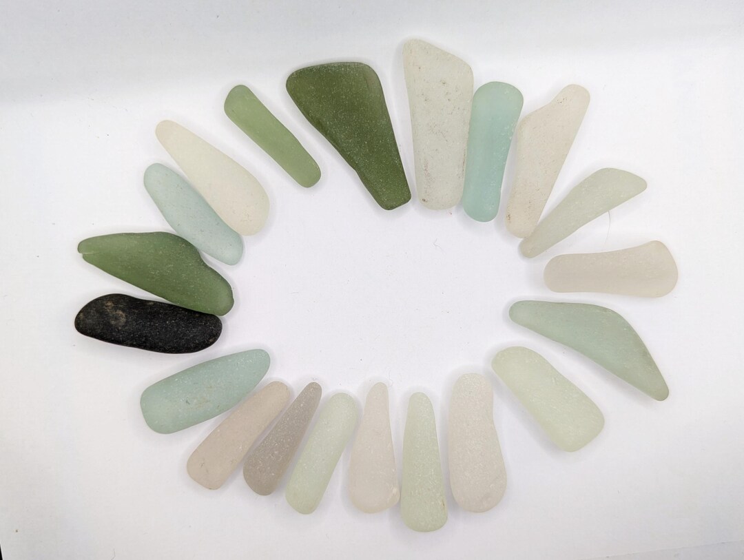 20 Clear, Green & Seafoam Lozenge Bar Shaped Medium Sized Scottish Sea ...