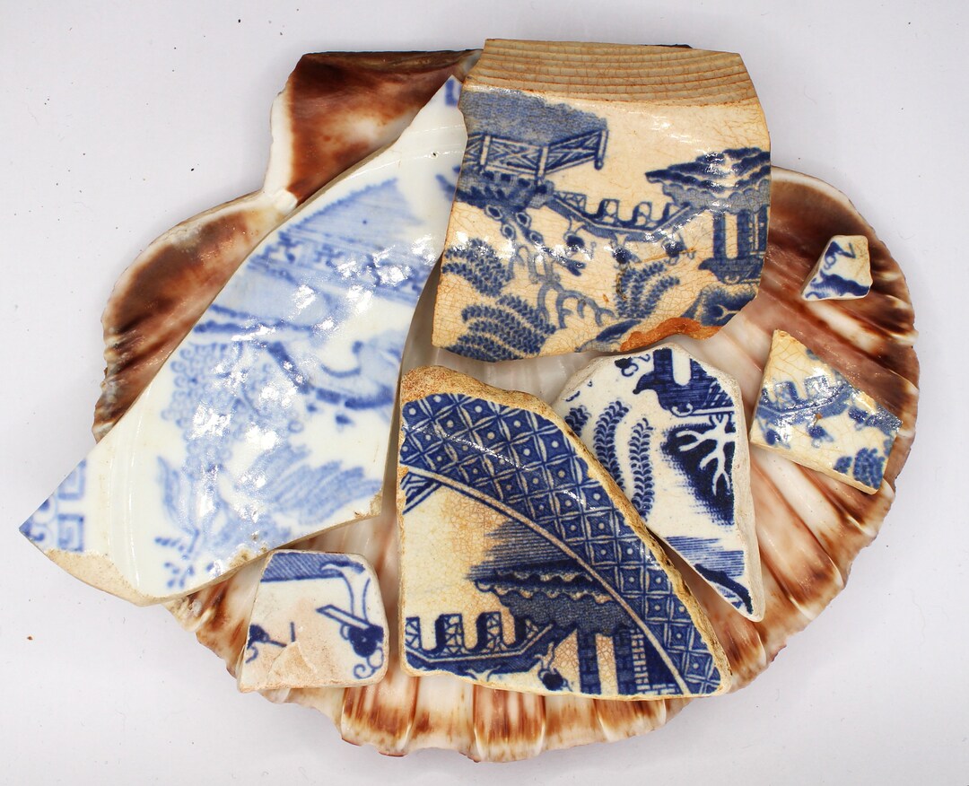 6 figures on the Bridge Sea Worn Willow/ Blue Willow Scottish Sea ...