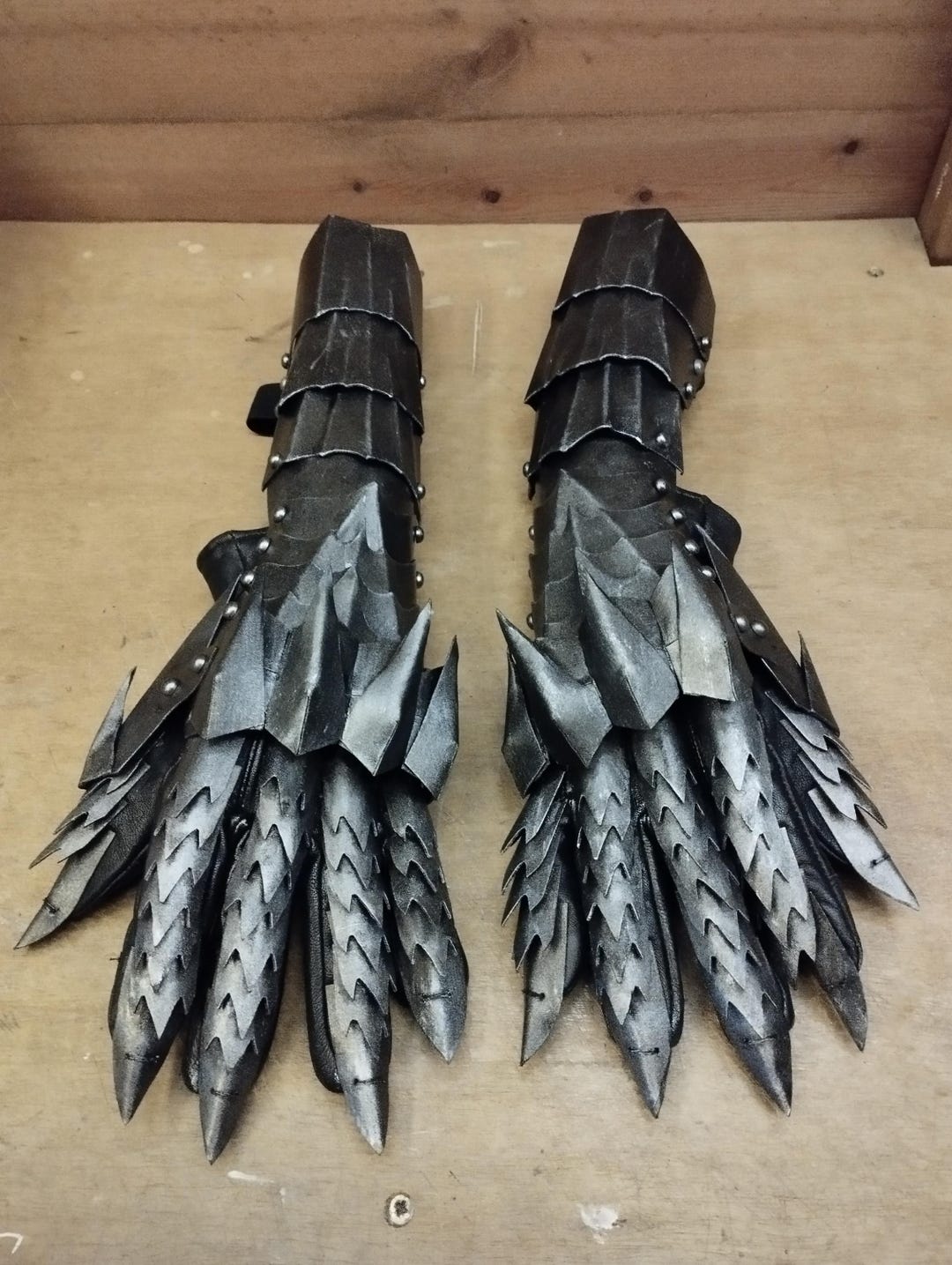 Ringwraith Gauntlet Set - Etsy