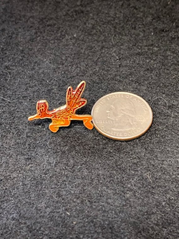 Road Runner Disney Cartoon enamel Hound Dog Pin - Gem