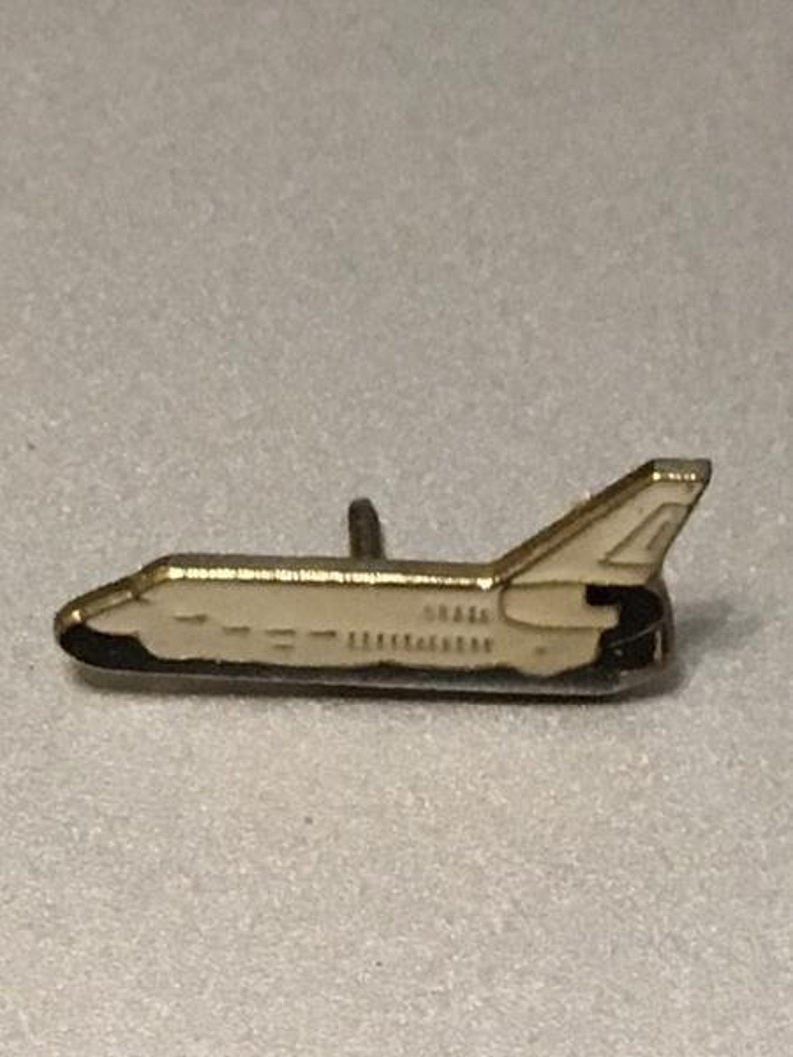 US Space Shuttle Enamel Backpack Button - Jacket Pin - Graffiti Pin - Lapel Pin Motorcycle Tie ...