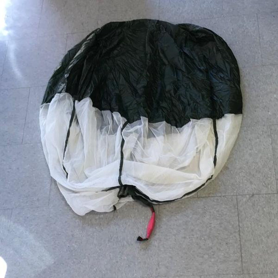 US Military Demil US T-10 Reserve Pilot Parachute 4 1/2 Ft Diameter ...