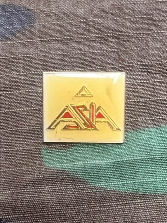 Asia Pop Rock And Roll Electric Guitar Enamel Backpac… - Gem