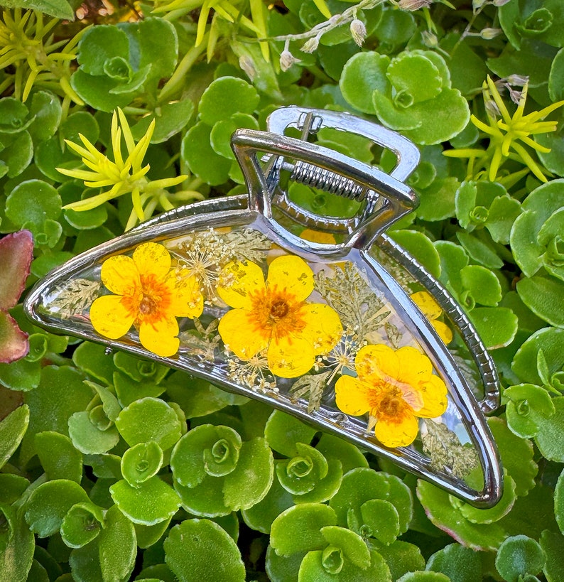 Real Flower Hair Clip, Pressed Flowers, Buttercups, Resin Hair Clip ...