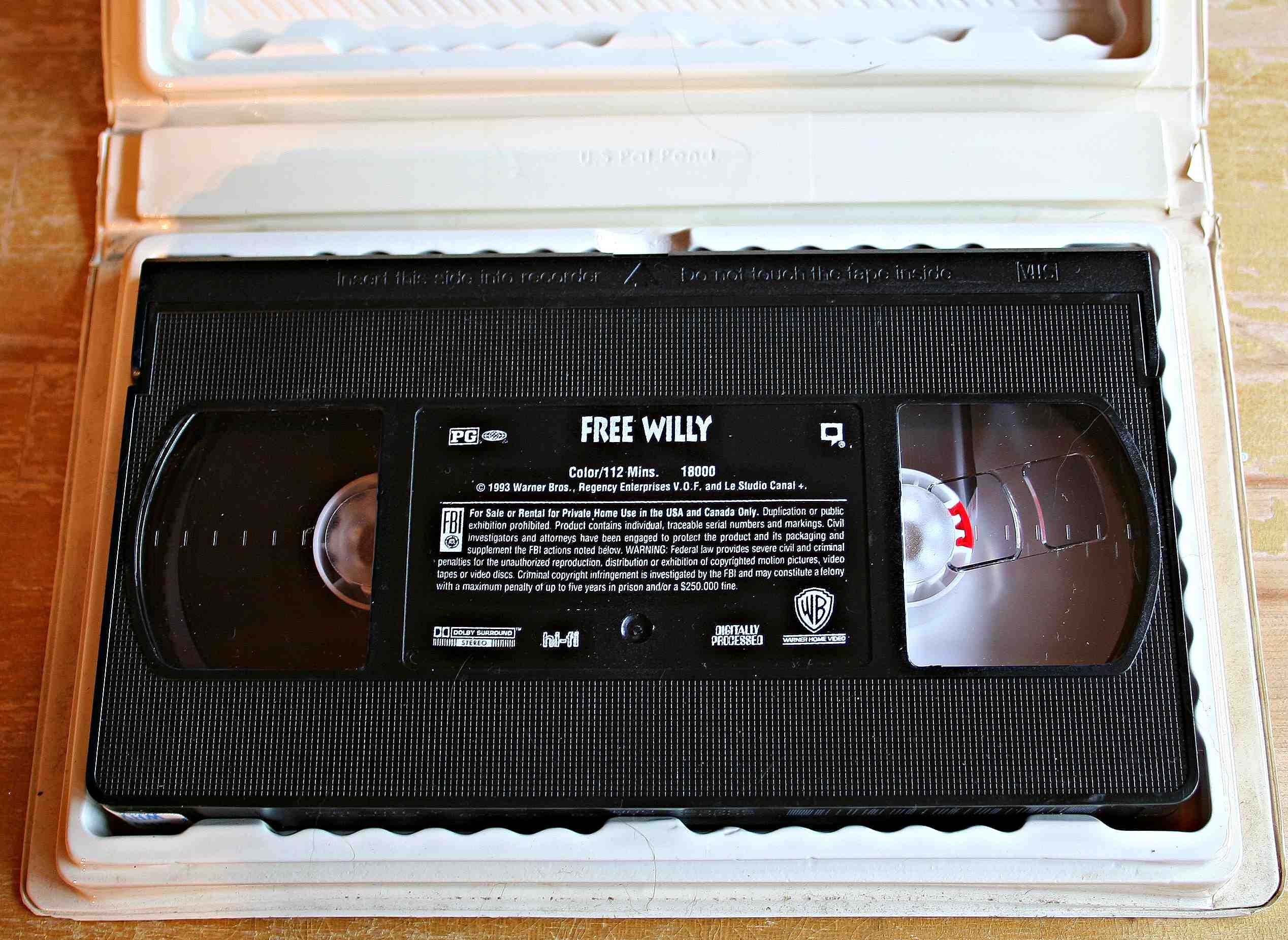 Free Willy, 1993 (VHS, 1993) Jason James Richter, August Schellenberg ...