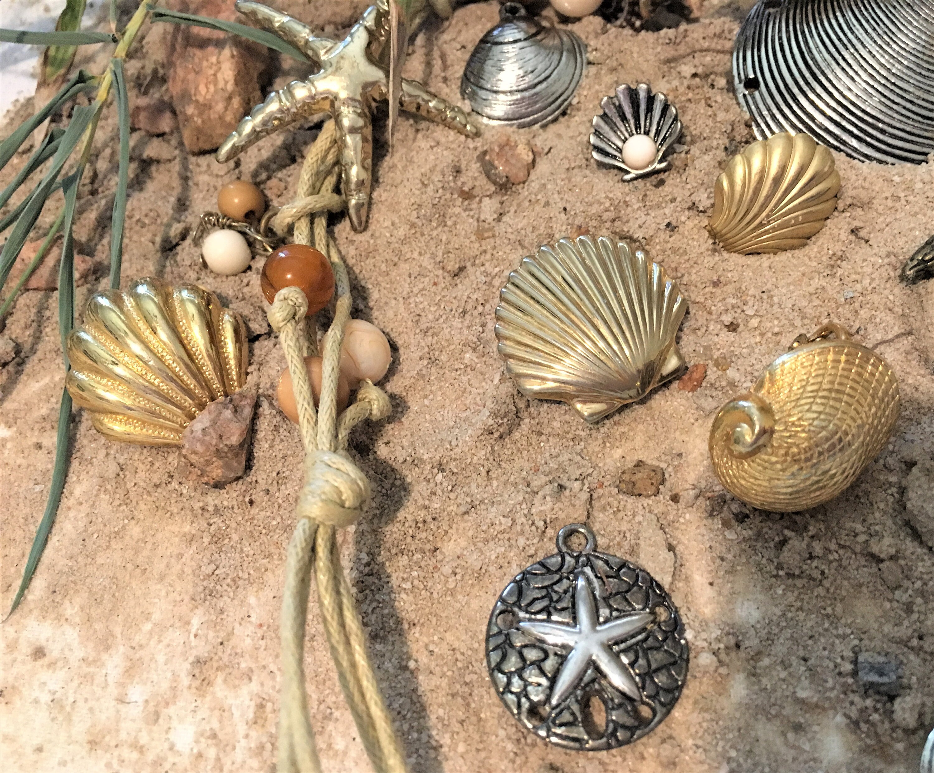 Sea Shell Assemblage Inspiration Collection, Assemblage Art, Assemblage ...