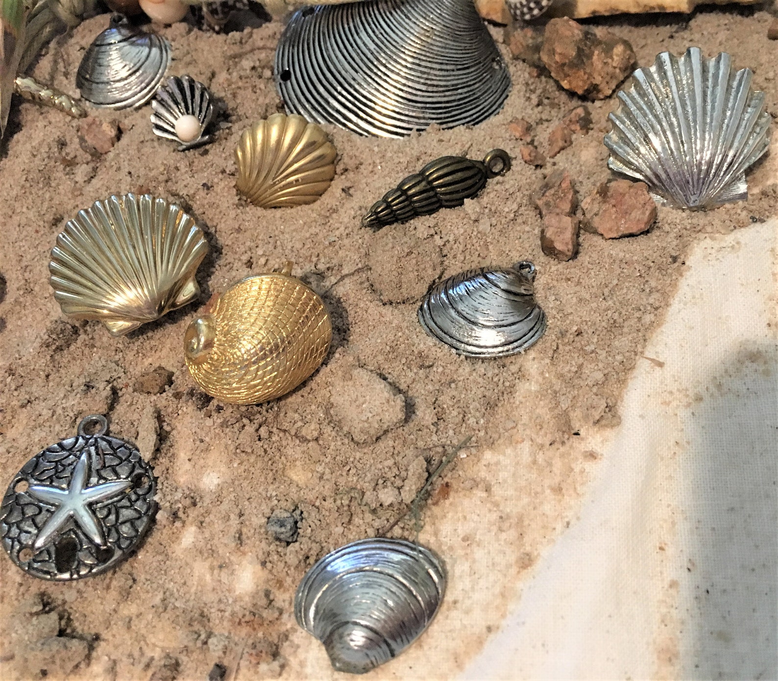 Sea Shell Assemblage Inspiration Collection, Assemblage Art, Assemblage ...