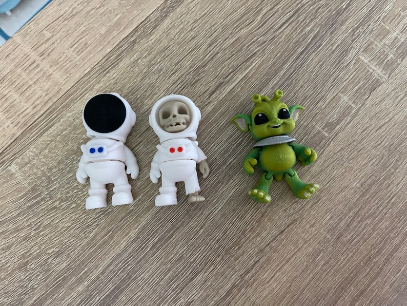 3D Printed Mini Astronaut, Skeleton Astronaut, Alien, Keychain Key Ring ...