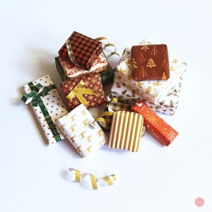 Printable 1:12 Miniature Christmas Gift Wrapping Papers 12 Seamless ...