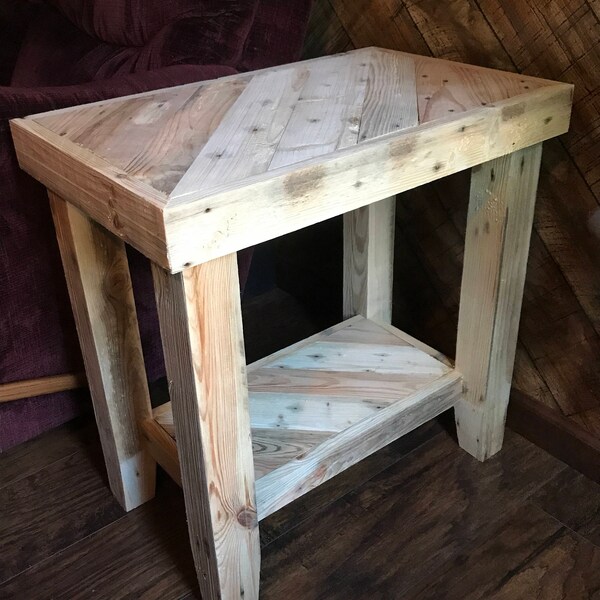 Pallet End Table - Etsy
