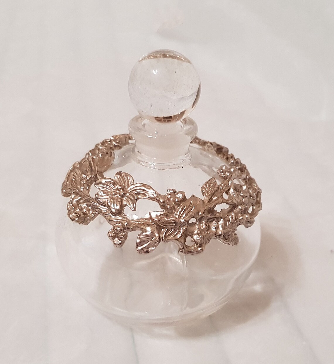 Botella redonda de perfume floral de cristal claro hermosa | Etsy