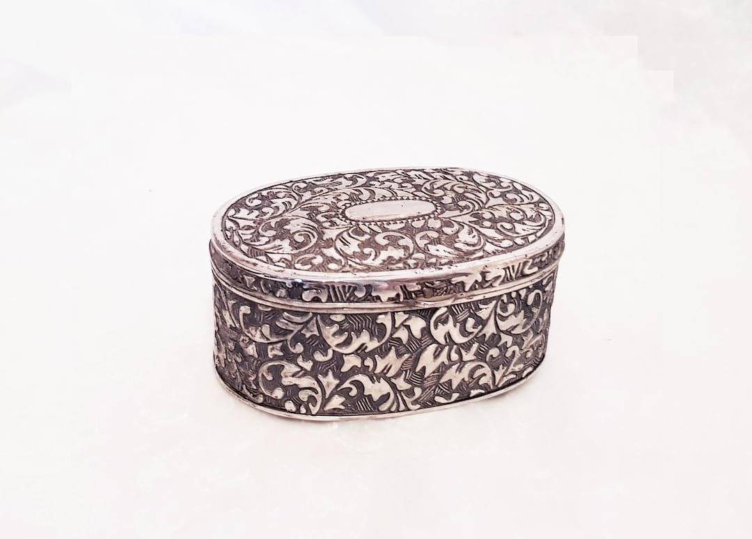 Silver Plated Oval Shaped Trinket Box, Attractive Decorative Leaf ...