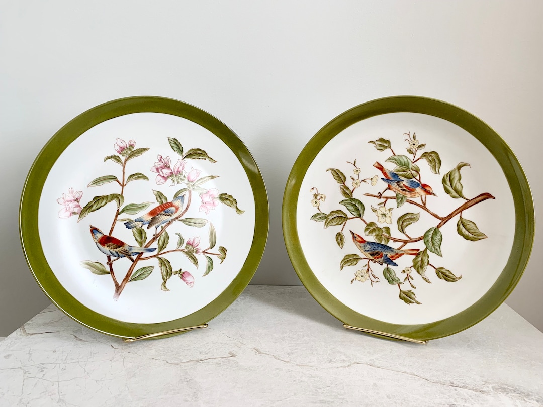 Pair of Bird Plates With Display Stands, Tabletop and Wall Decor, 10 1/ ...