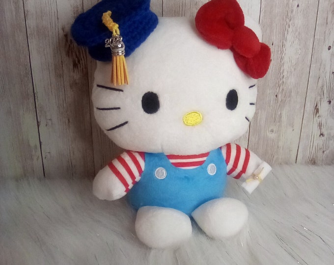 LA ÚLTIMA Hello Kitty Graduado con Gorra y Diploma Plush Crochet ...